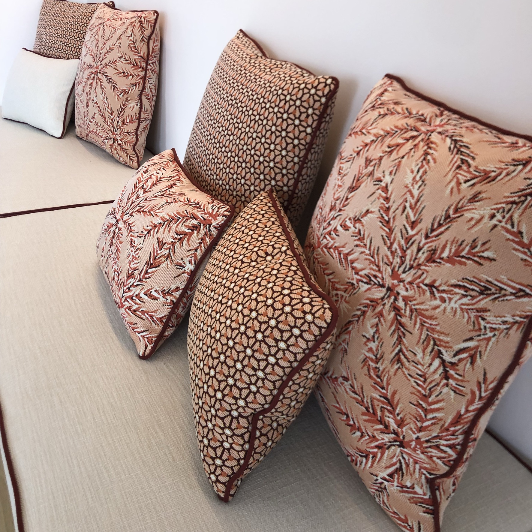 Coussins et banquettes sur mesure - Réalisations - Couleurs Textiles ...